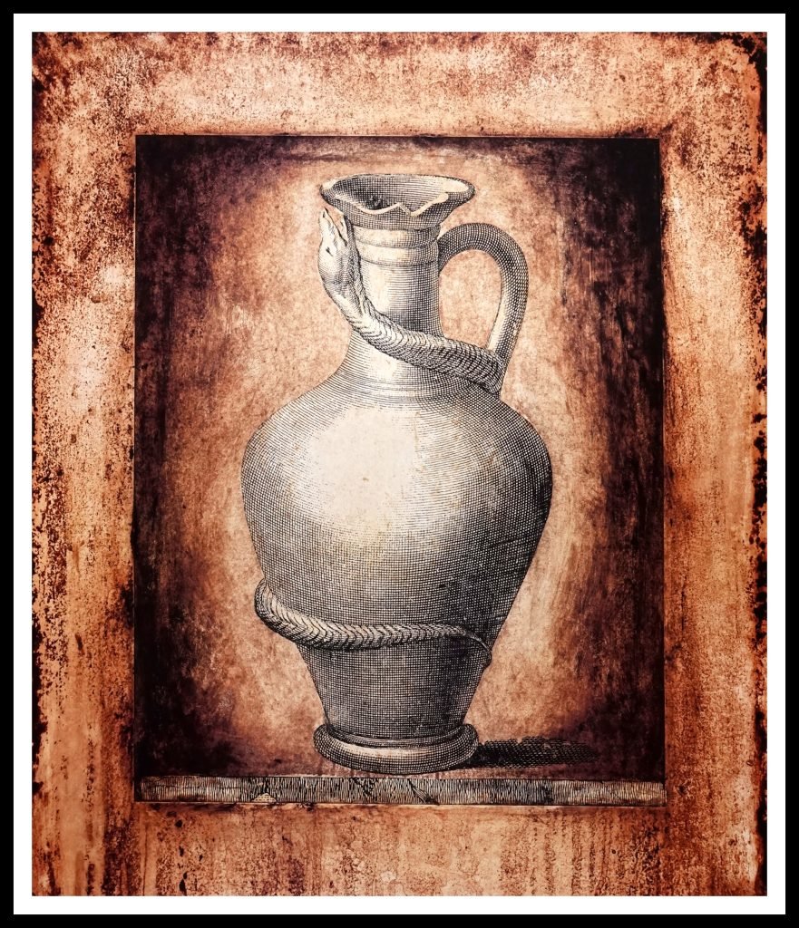 CAP 2135 Snake Vase – Decor Arts International